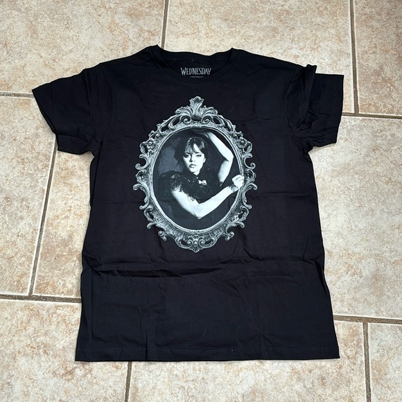 Hot Topic | Tops | Hot Topic Wednesday Iconic Dance Boyfriend Fit Girls ...
